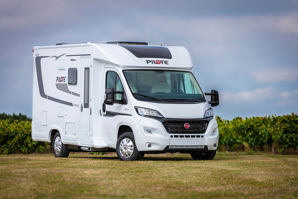 Pourquoi pas un petit camping-car plutôt qu'un fourgon ? | Campingcarlesite