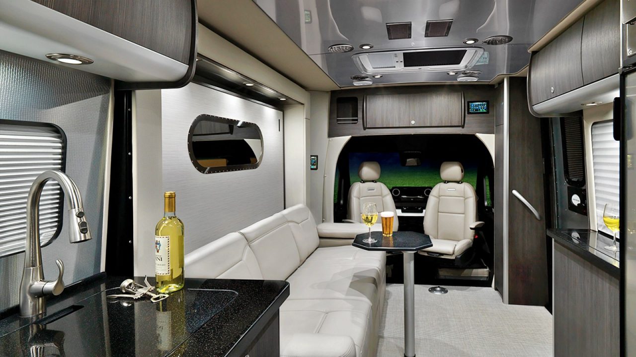 Atlas, un luxueux Mercedes Sprinter signé Airstream | Campingcarlesite