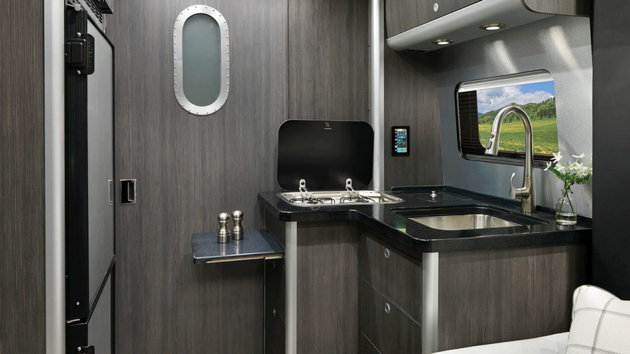 Atlas, un luxueux Mercedes Sprinter signé Airstream | Campingcarlesite