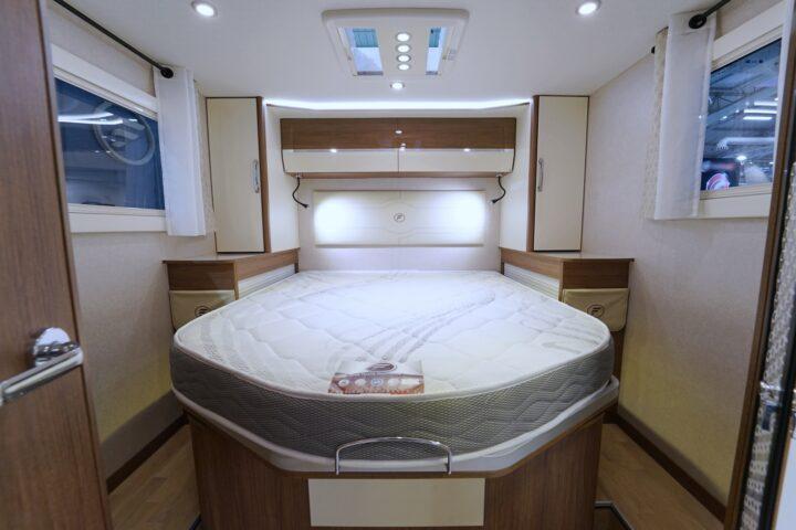 Fleurette Magister 70 LMF : un compact à lit central bien agencé ...