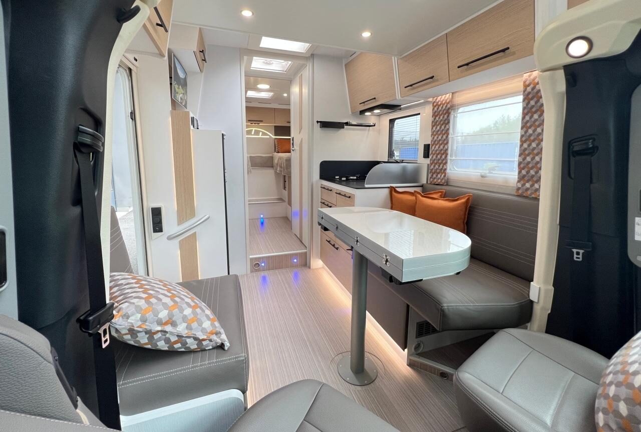 Un camping-car Notin sur Mercedes Sprinter traction | Campingcarlesite