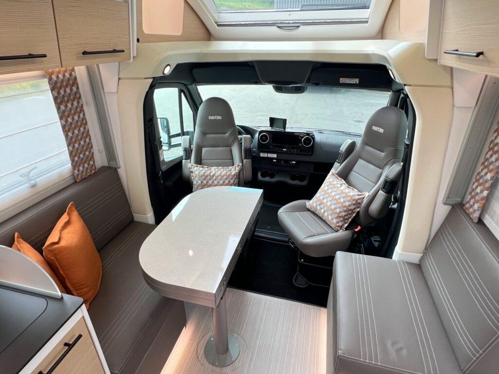 Un camping-car Notin sur Mercedes Sprinter traction | Campingcarlesite