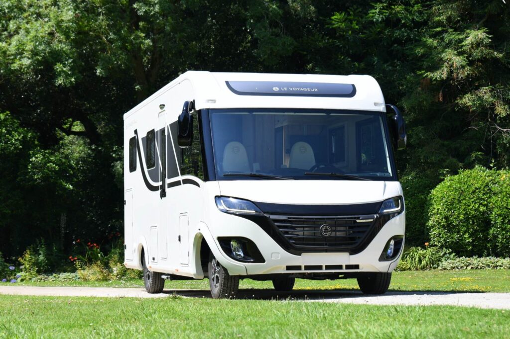 L'intégral Le Voyageur 7.0 GJF inaugure la nouvelle gamme Eterna ...