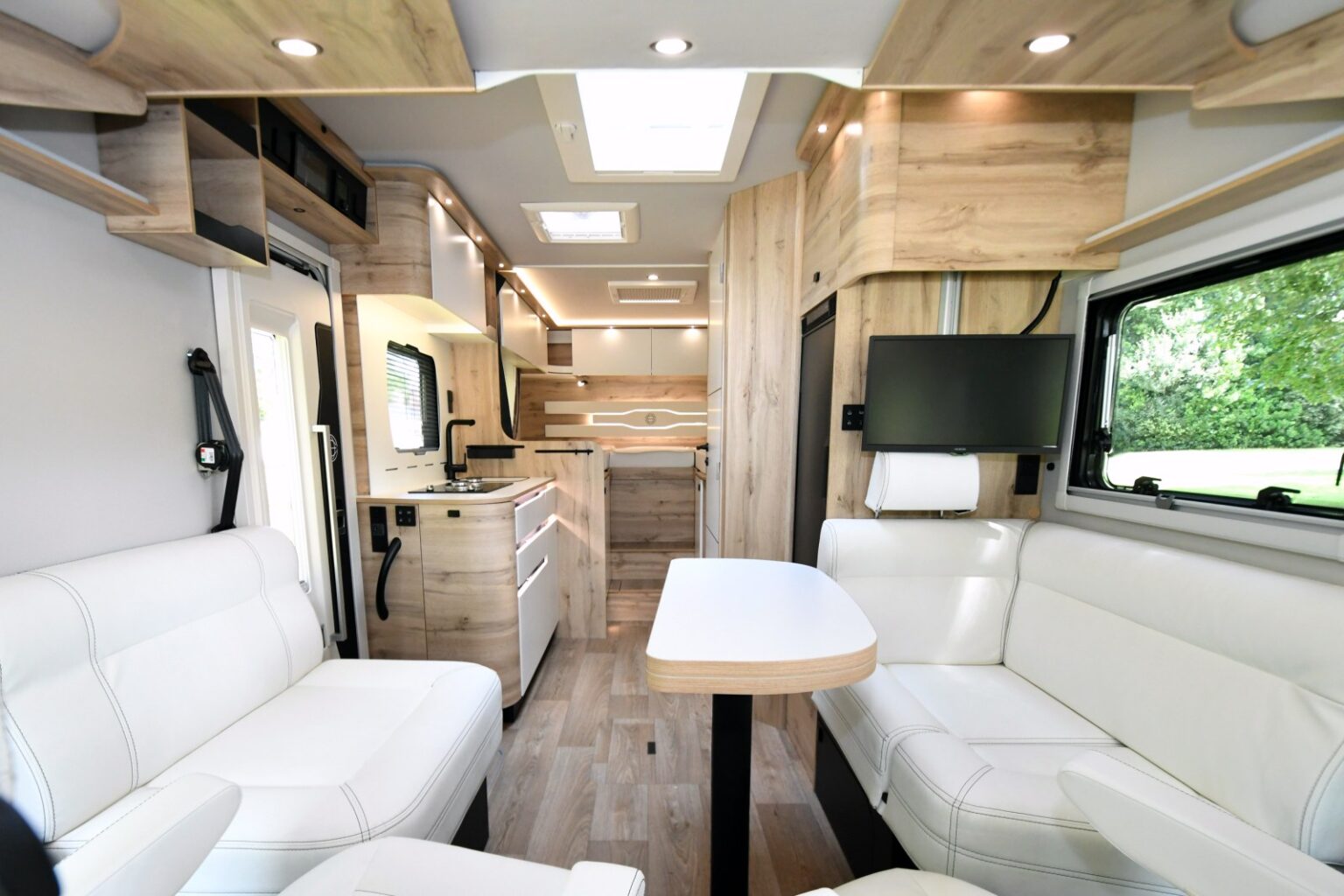 L'intégral Le Voyageur 7.0 GJF inaugure la nouvelle gamme Eterna ...