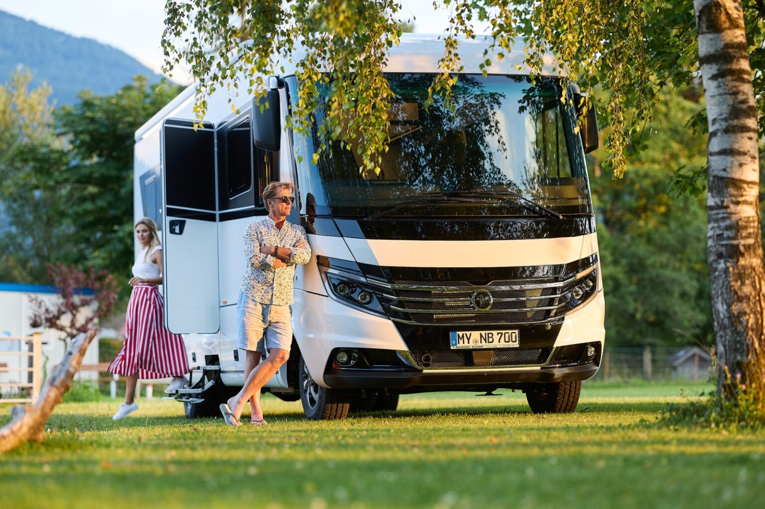 Un bus MAN Neoplan transformé en luxueux camping-car | Campingcarlesite