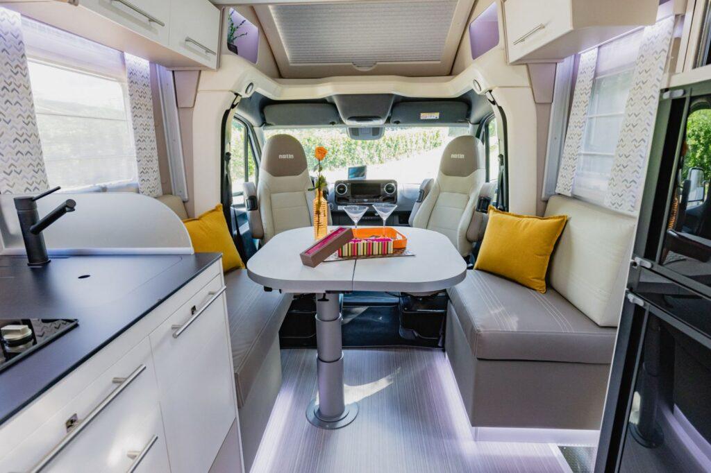 Nouvelle gamme Notin Exclusiv : découvrez le profilé Ostrava JF (7,35 m) sur Mercedes Sprinter ...