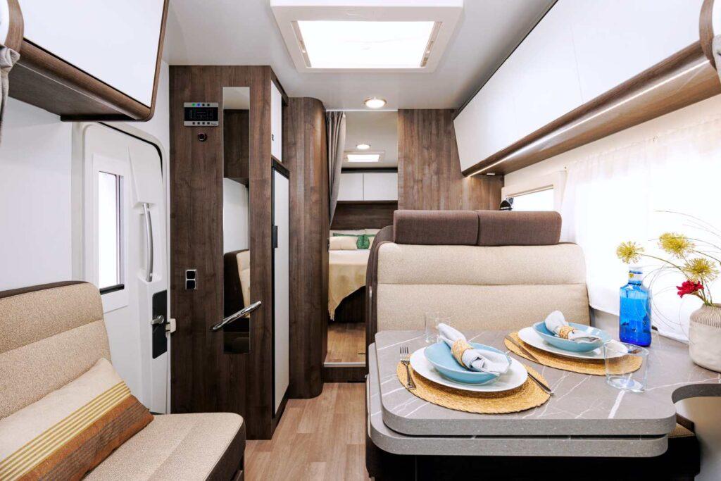 Le profilé Benimar TESSORO T495 passe de UP sur Ford à ESSENTIAL sur ...