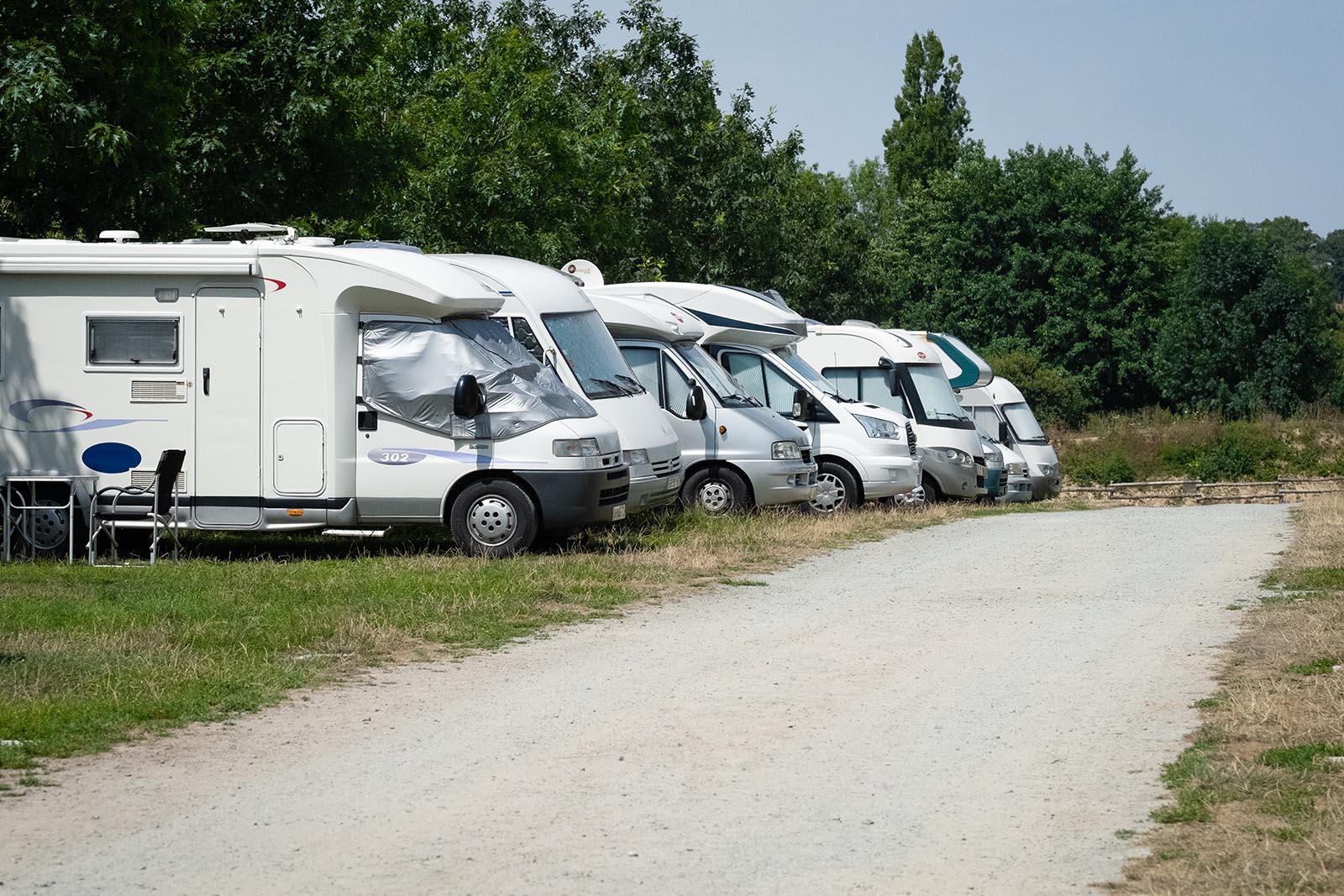 La plus grande aire de services de France se trouve au Puy du Fou ...