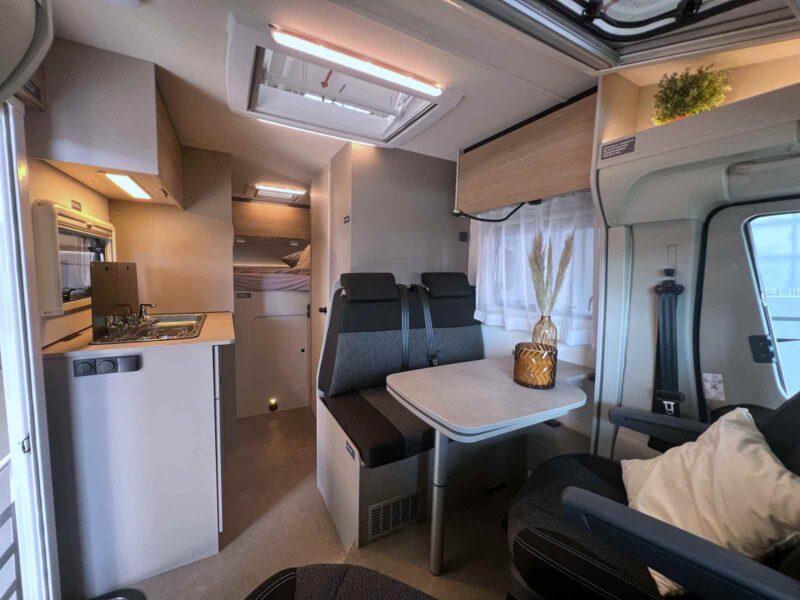 LMC Tracer : des camping-cars légers aux équipements inattendus ...
