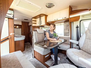 Le lit à la française fait de la résistance | Campingcarlesite